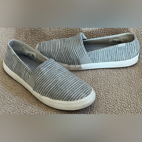 Keds | Shoes | Keds Womens White Gray Striped Canvas Slip On Sneakers Shoes Dream Foam Size 8 ...